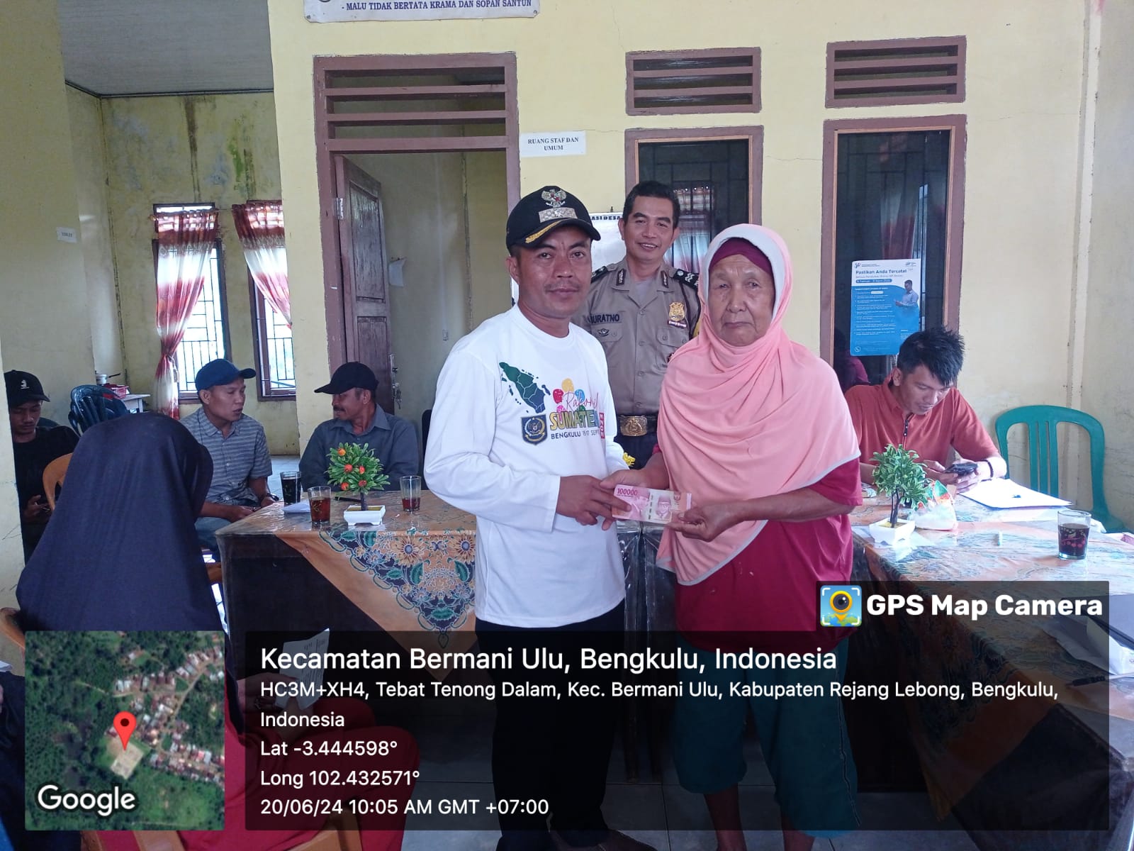 Pemerintah Desa Tebat Tenong Dalam Salurkan BLT DD Tahap II Tahun 2024 Kepada 45 KPM Berlangsung ...